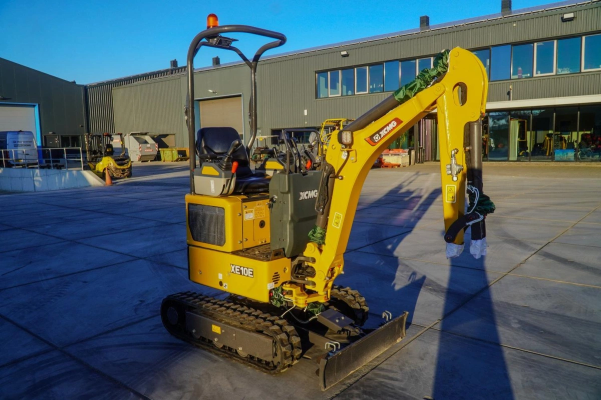 Buy Xcmg XE10E graafmachine | Heustractors